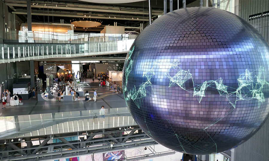 Sphere LED Displays-Enhancing Spaces with 360° Visuals