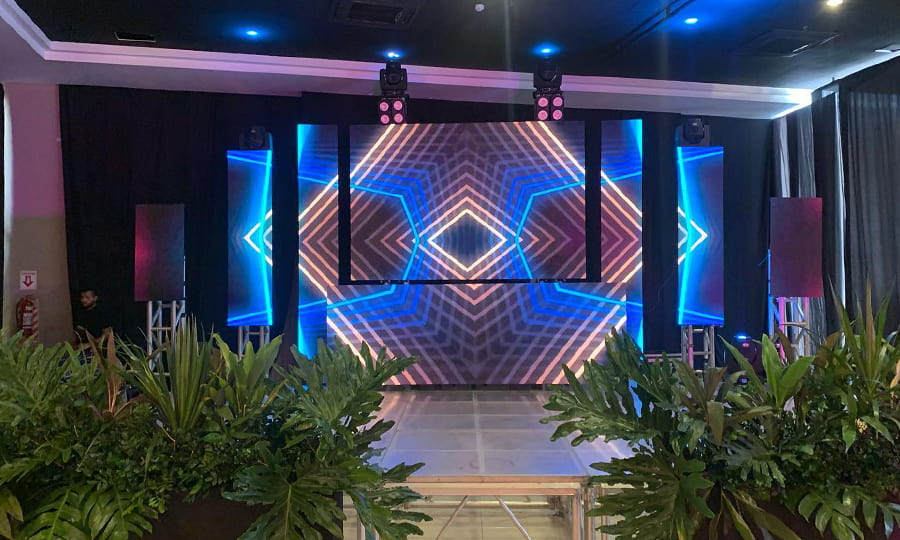 P2.976 Outdoor LED Screen | High-Resolution & Waterproof